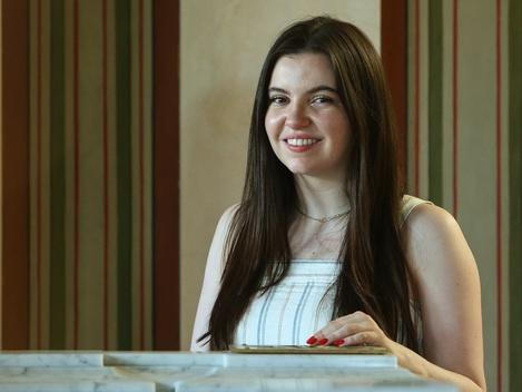 „Jako mladou novinářku vás lidé neberou vážně.“ Získala Pulitzera, učí ...