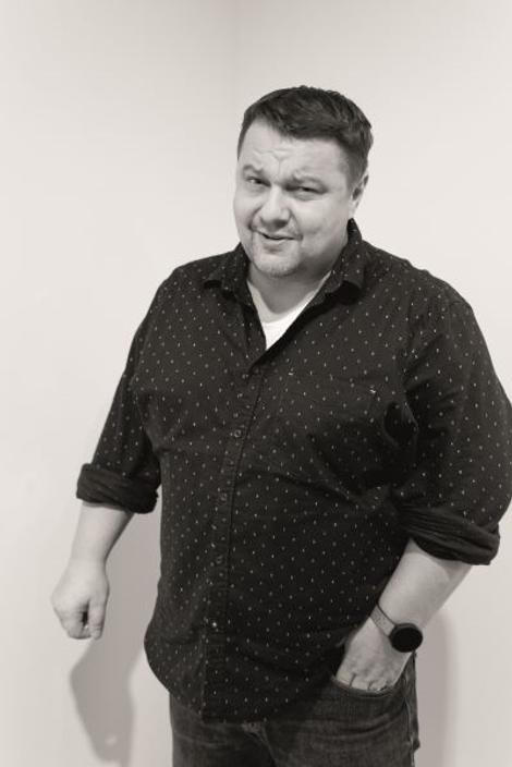 Nevěra jako únik k životu. Rozhovor s Pavlem Ratajem | Heroine.cz