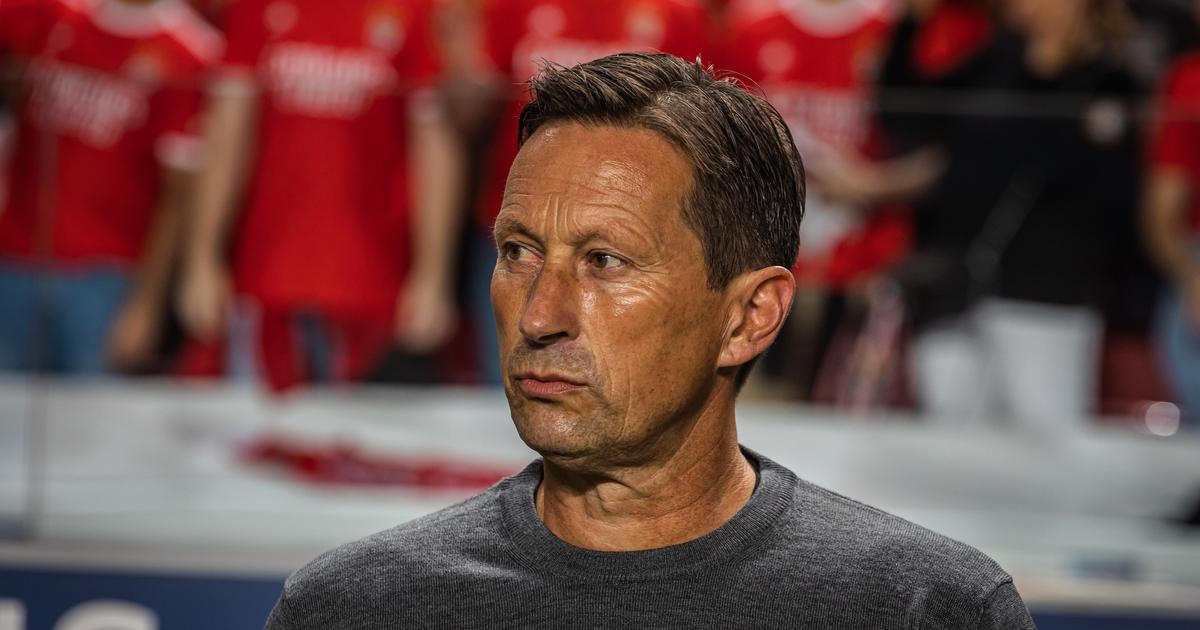 Video: Trenér ztratil hlavu. Hodil flašku do diváků, šel ven | Football ...