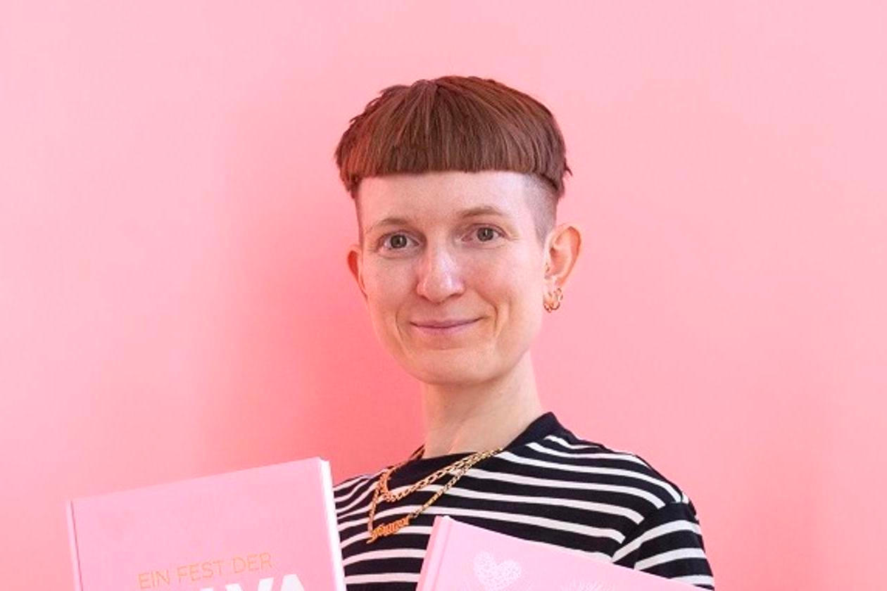 Husté ochlupení a jizvy po porodu. Normální vulva neexistuje | Heroine.cz