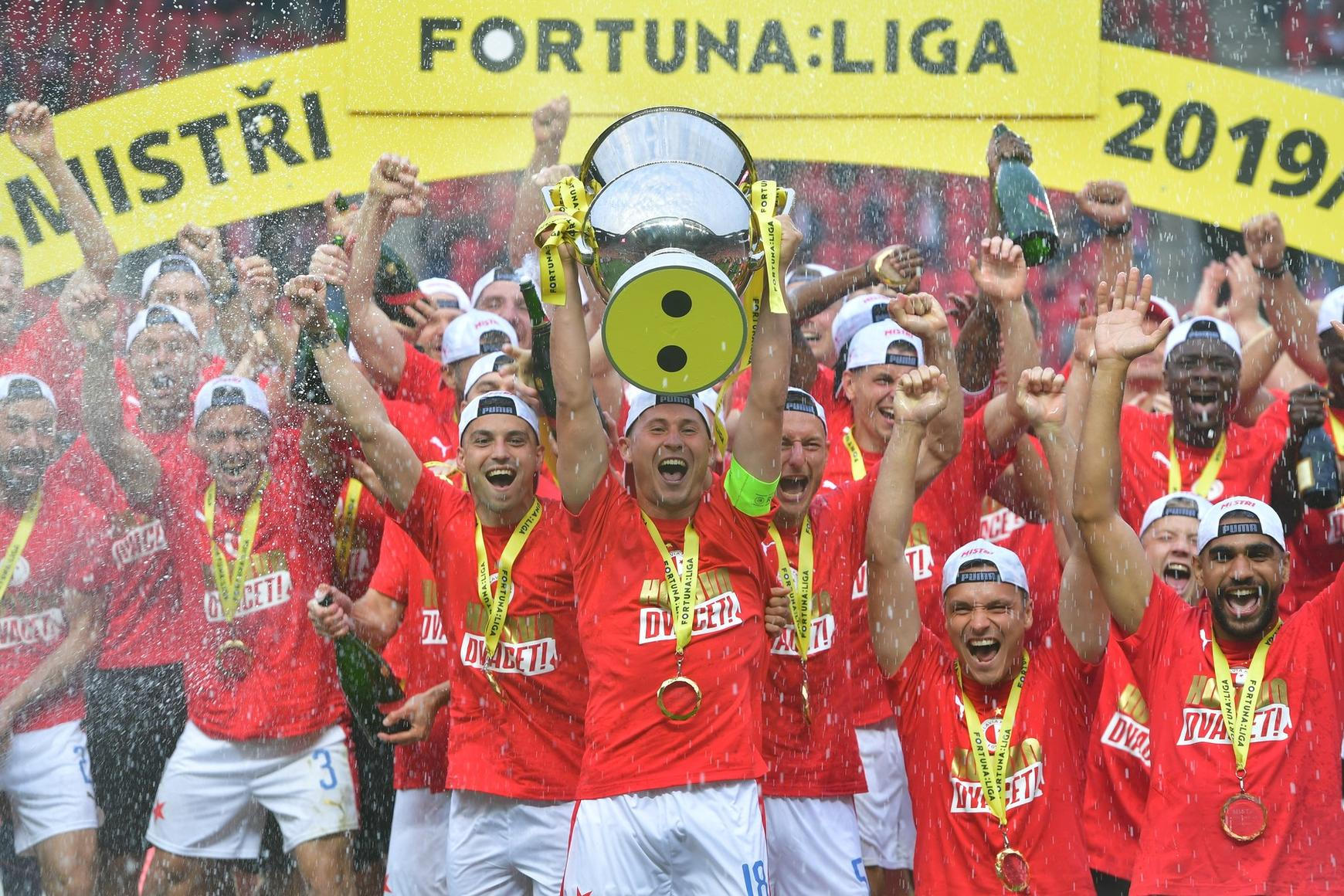 Slavia táhne český fotbal dopředu, Plzeň ztrácí. Top trojka a její ...