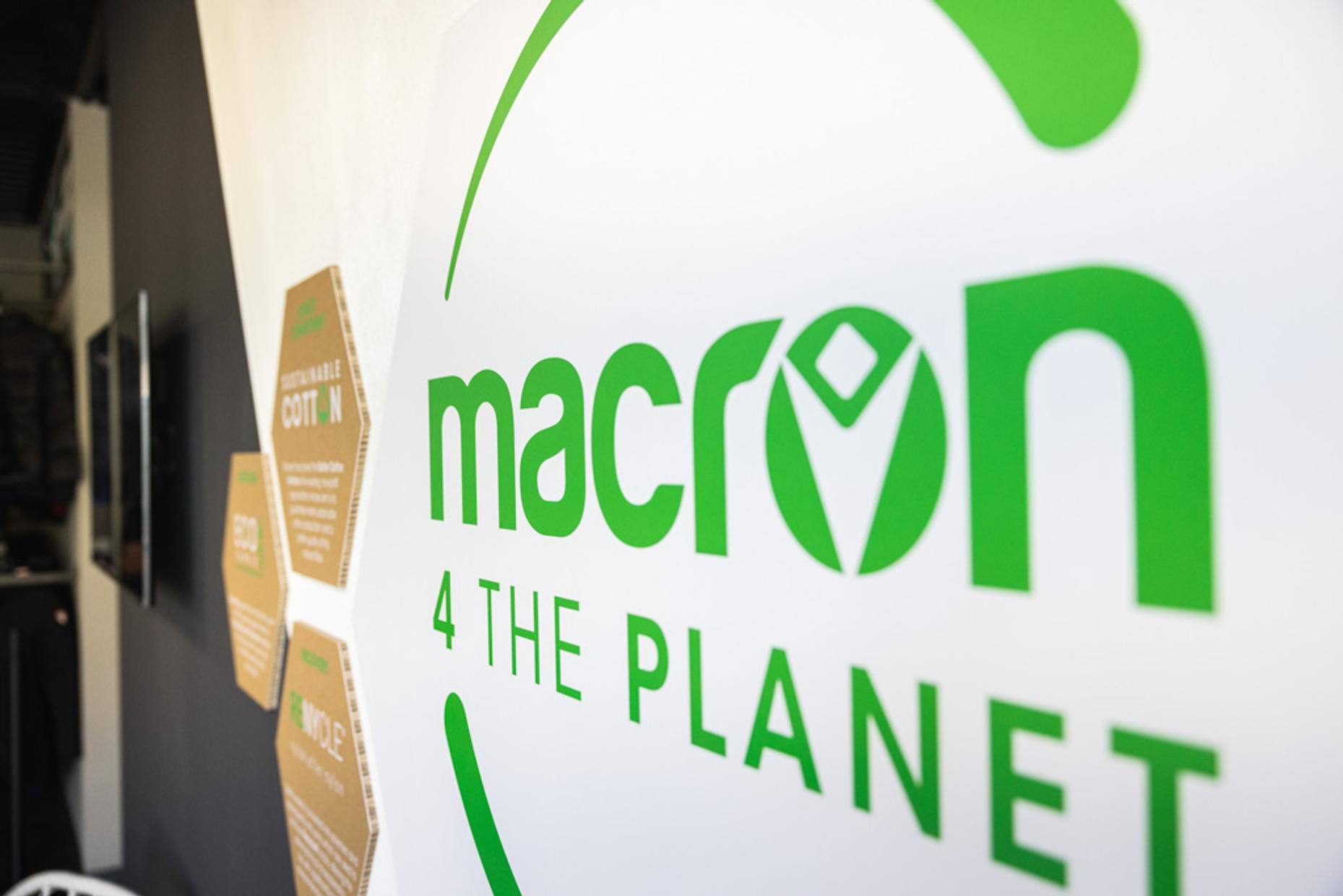 Značka Macron oficiálně otevírá svůj první Macron Sports Hub v Praze ...