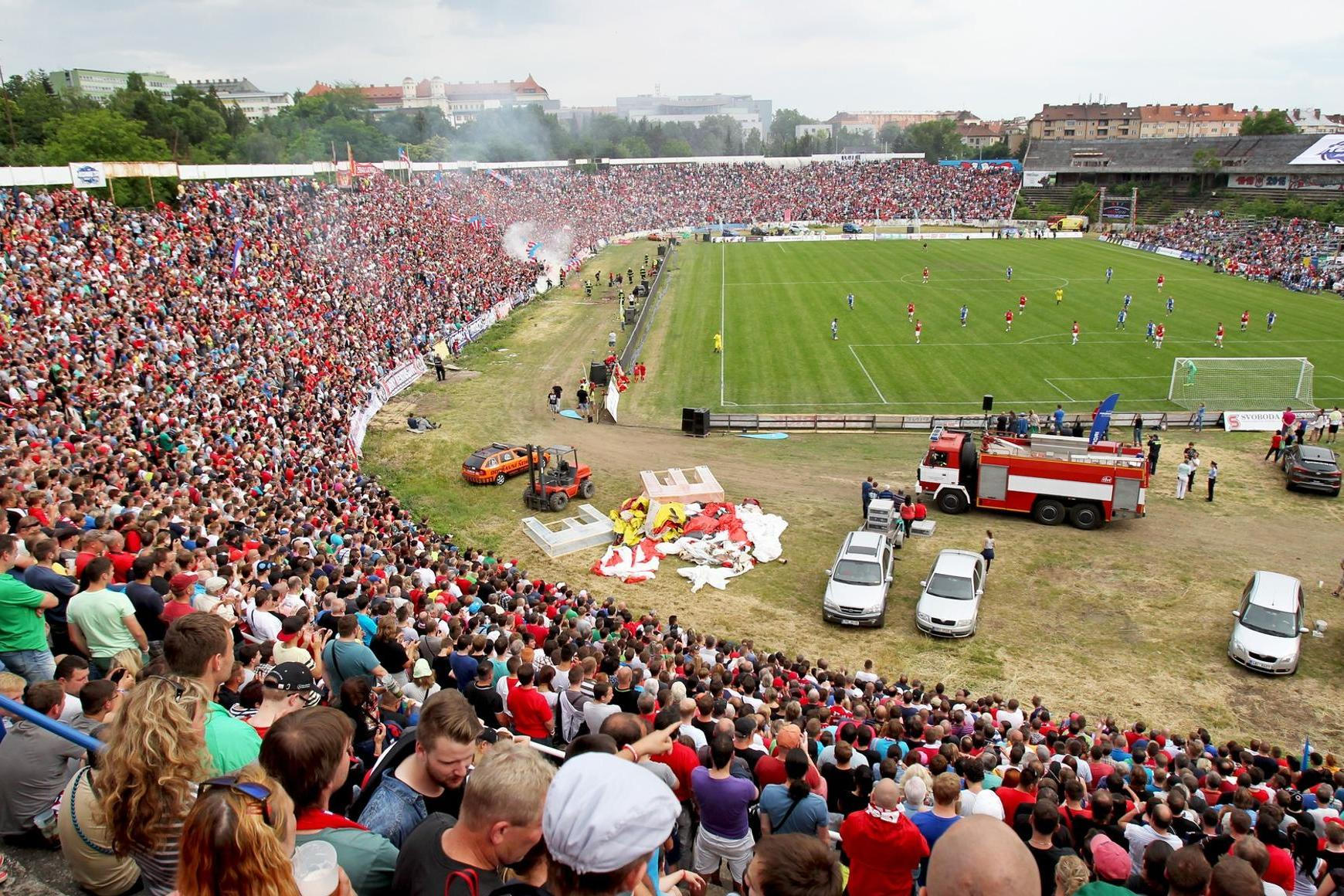 Lužánky ještě mají naději. Brno řeší rekonstrukci Srbské i nový stadion ...
