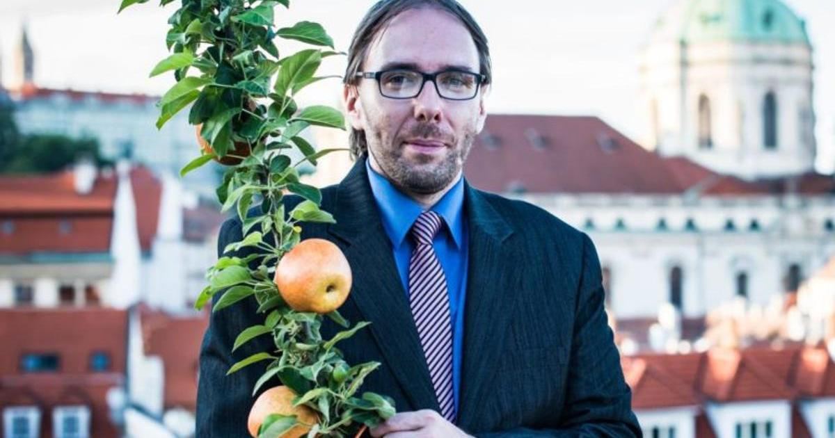 Dětem je někdy třeba krásu ukázat, říká učitel chemie a přírodopisu ...