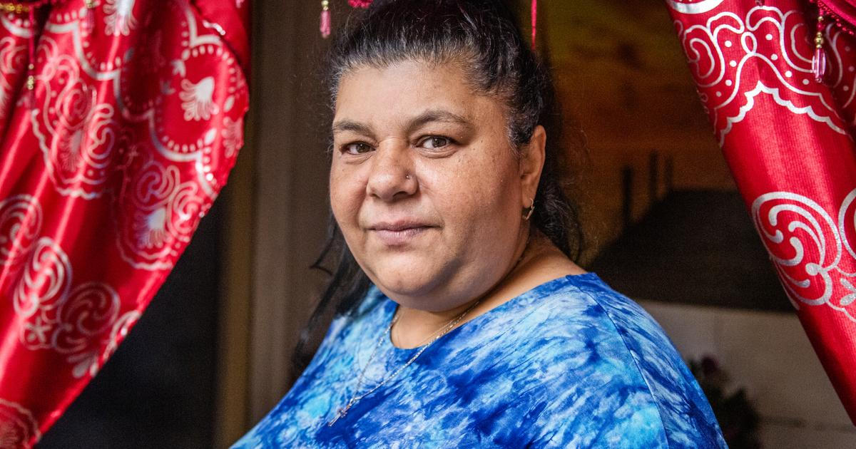 Ubytovala u sebe čtyřicet lidí, které majitel náhle vystěhoval. Romka z Varnsdorfu je hrdinkou ...