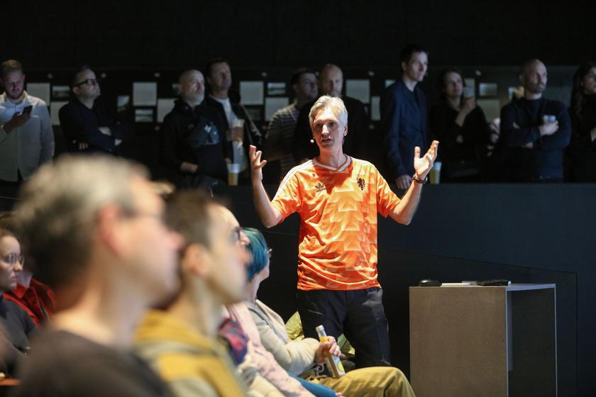 Zdeněk Folprecht a Miroslav Šifta o fotbalových knížkách i atmosféře na ...