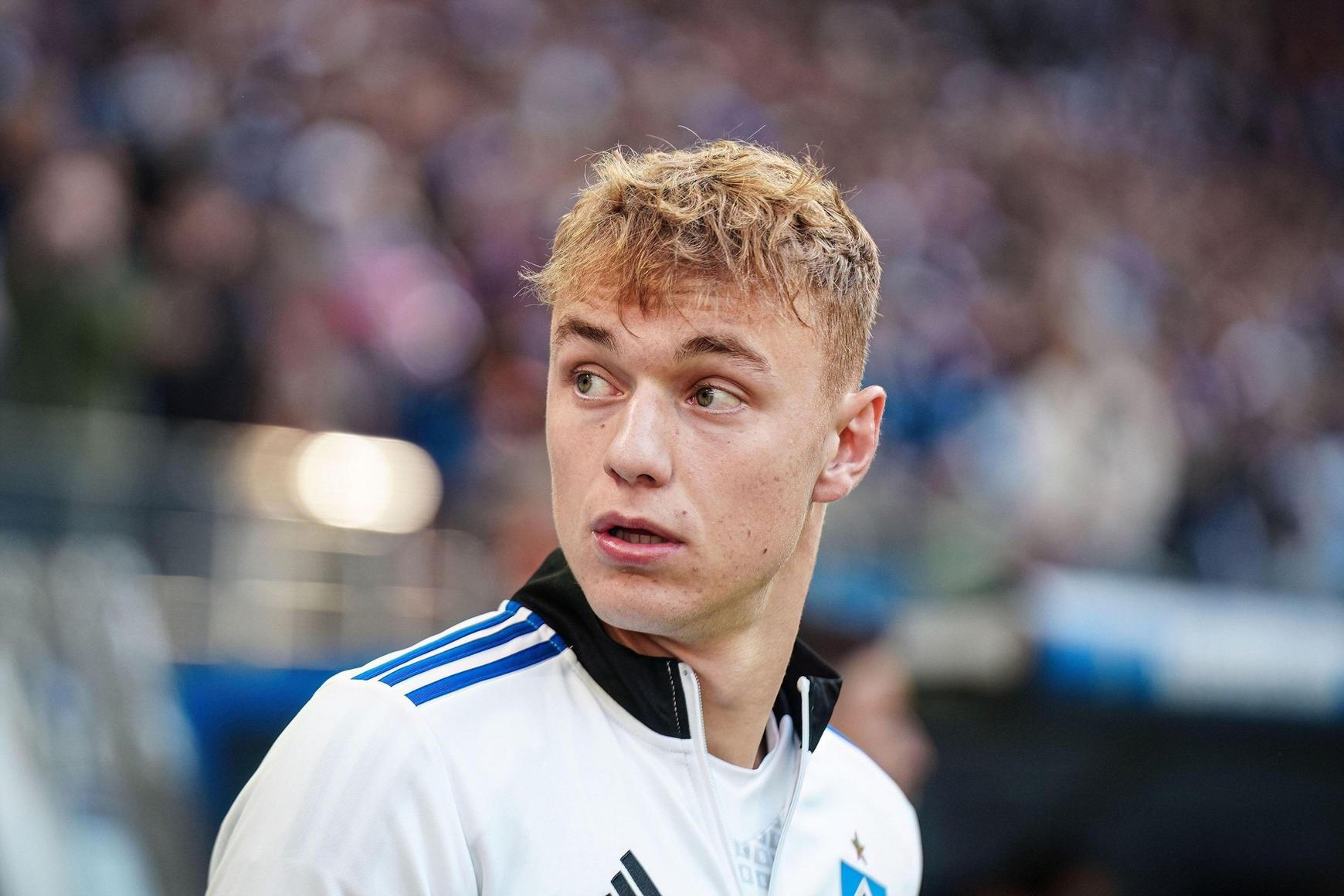 Video: Gól Adama Karabce přiblížil Hamburk Bundeslize. Kolik za něj ...