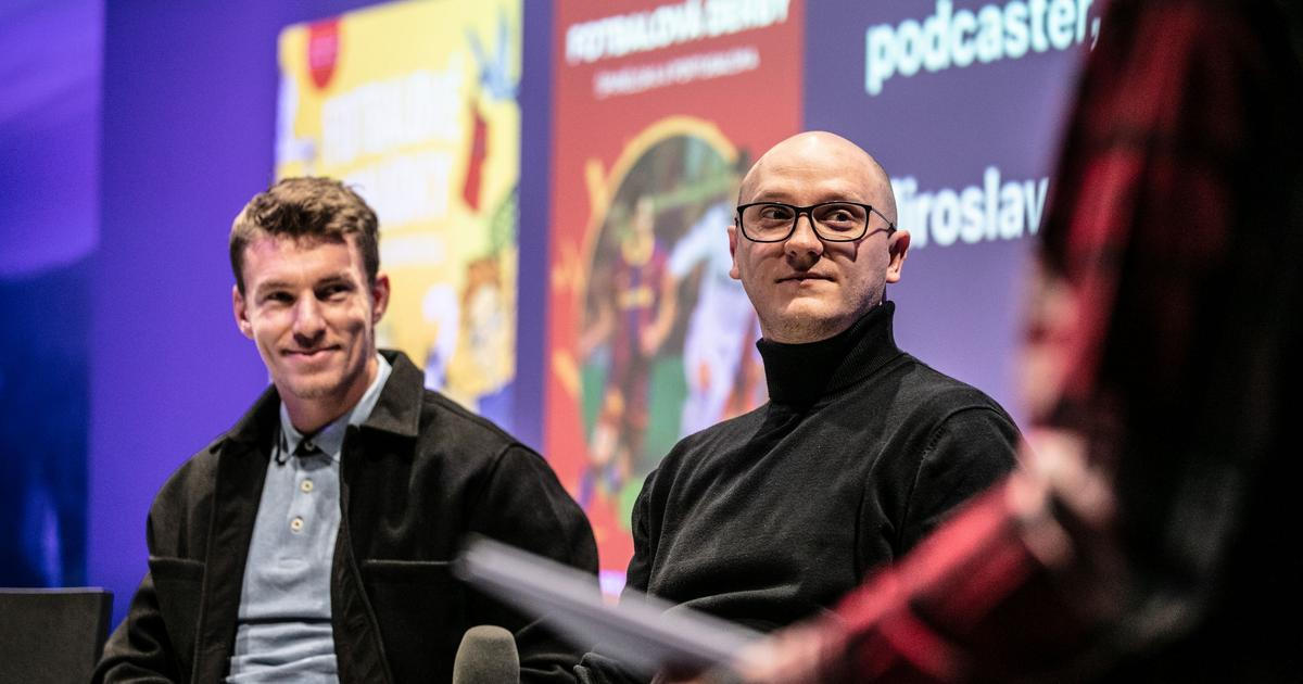 Zdeněk Folprecht a Miroslav Šifta o fotbalových knížkách i atmosféře na ...